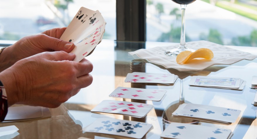 How to Play Klondike Solitaire Card Game? | Rules, Setup & Gameplay
